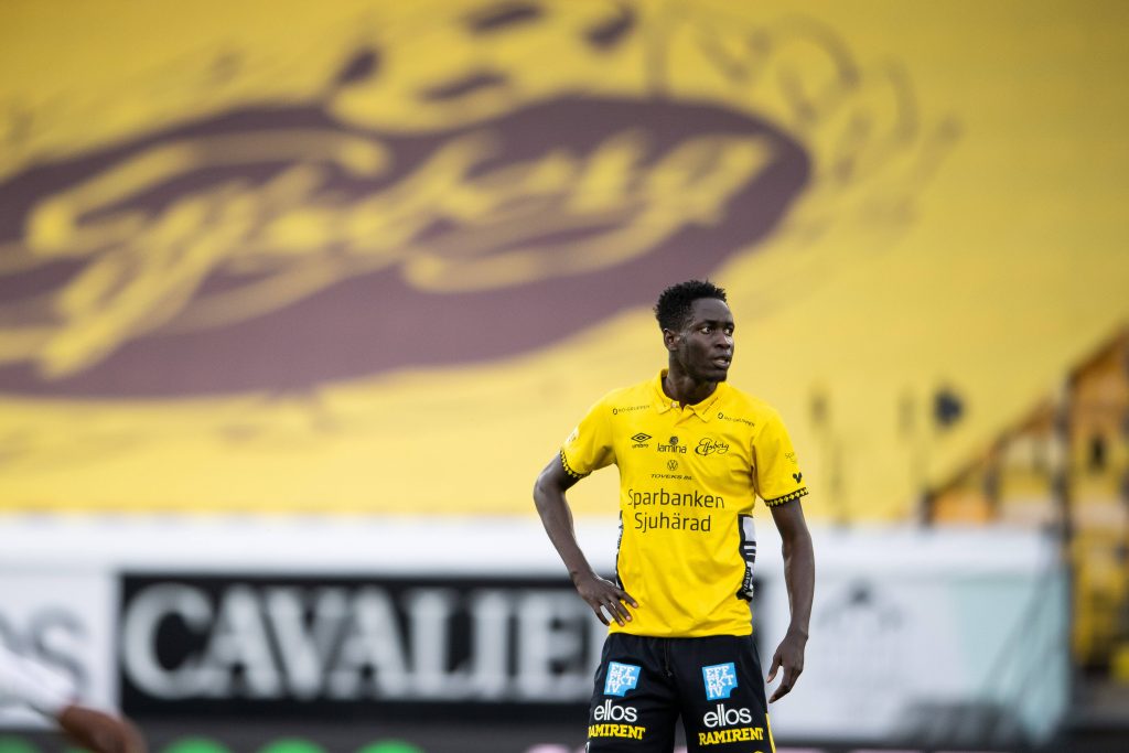 Lorient make €2.5m offer for Kenyan defender Joseph Okumu - Get French ...