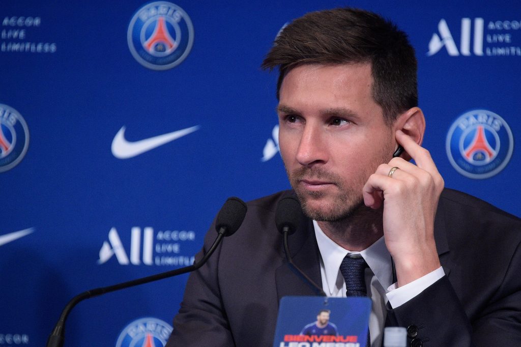 Lionel Messi presented to the press as a PSG player - Get French ...