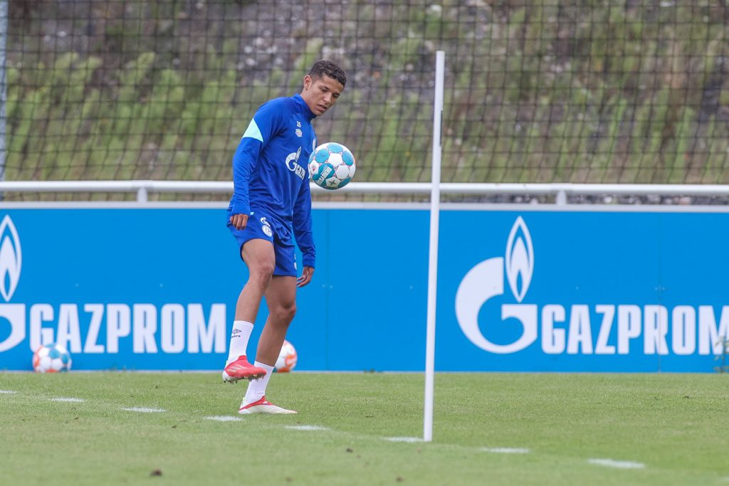 Official | Marseille sign Amine Harit on loan from Schalke 04 - Get ...