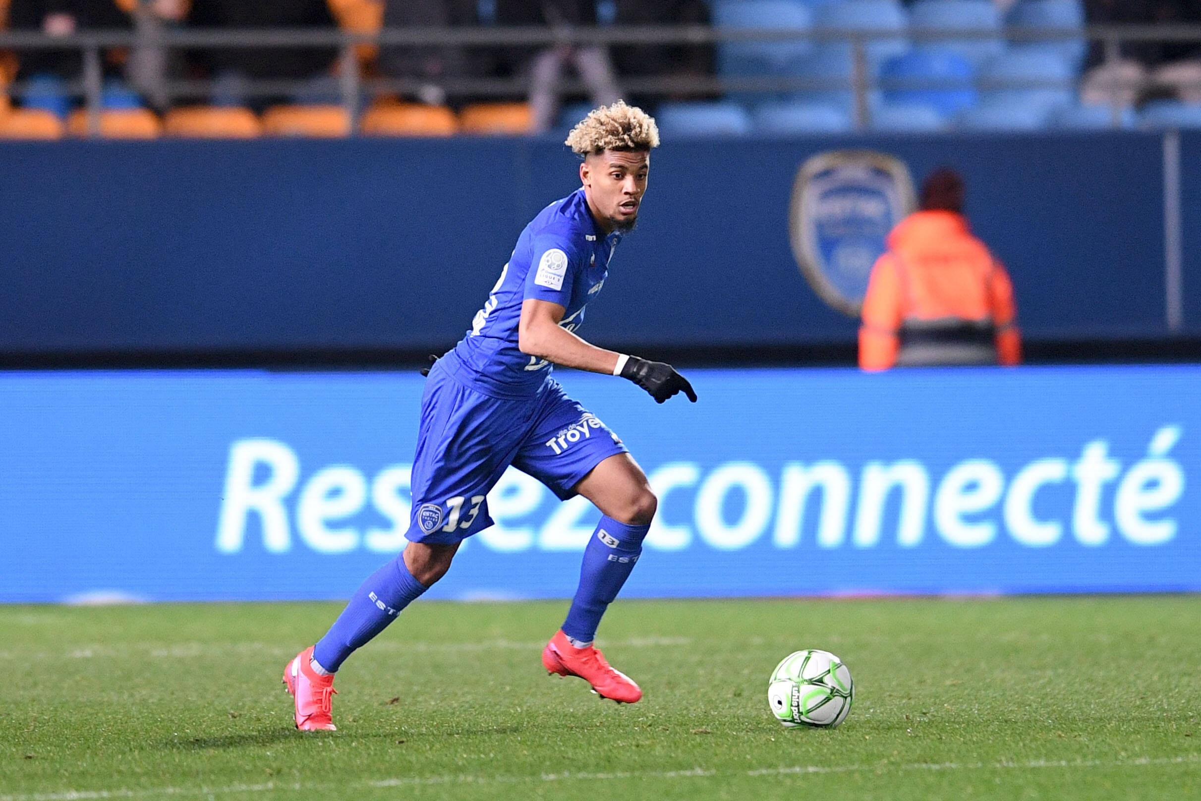 Official | OGC Nice loan Ihsan Sacko to Serie B side Cosenza - Get ...