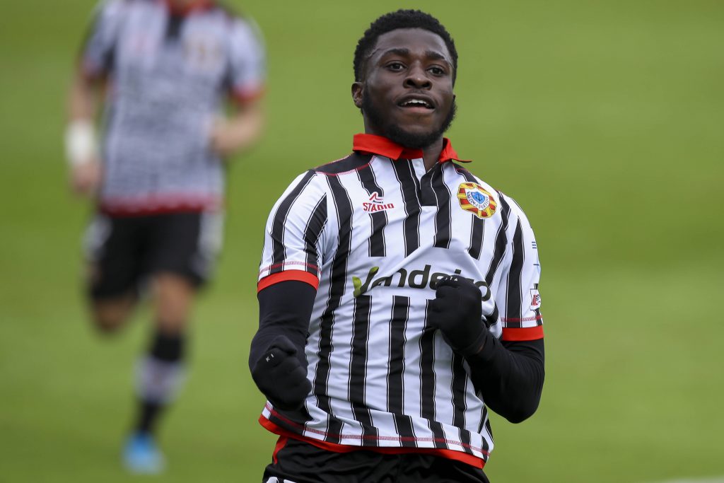 Official | ESTAC Troyes sign winger Levi Lumeka - Get French Football News