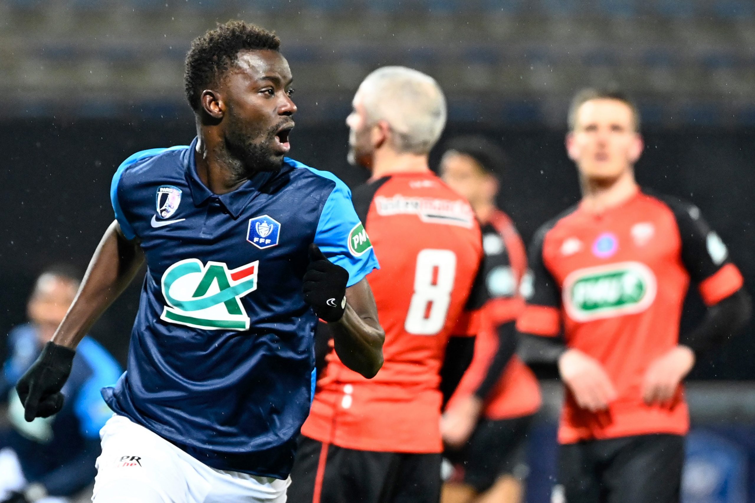 Paris FC's Moustapha Name: "If we go up, it would be beneficial for ...