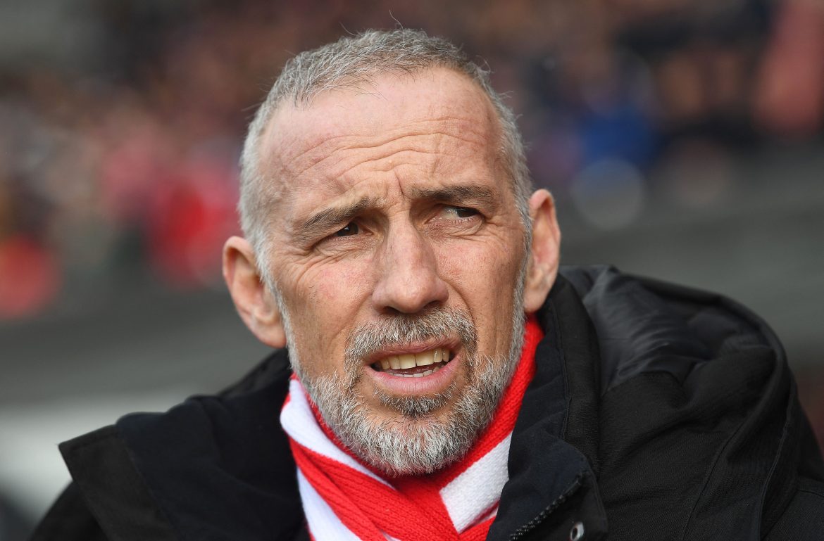 Eric Roy signs contract to remain as Brest manager until 2025 - Get ...