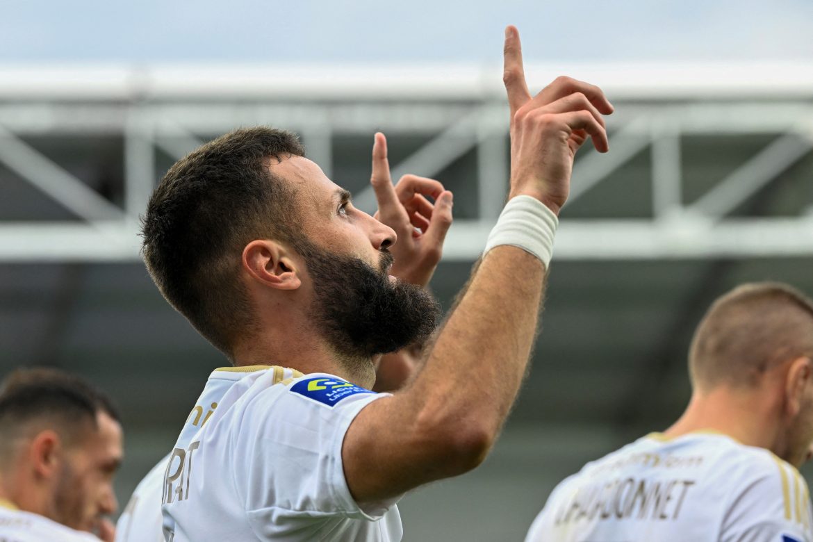 Winger Franck Honorat likely to leave Brest this summer - Get French ...