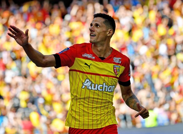 Official I Florian Sotoca extends Lens contract until 2027 - Get French ...