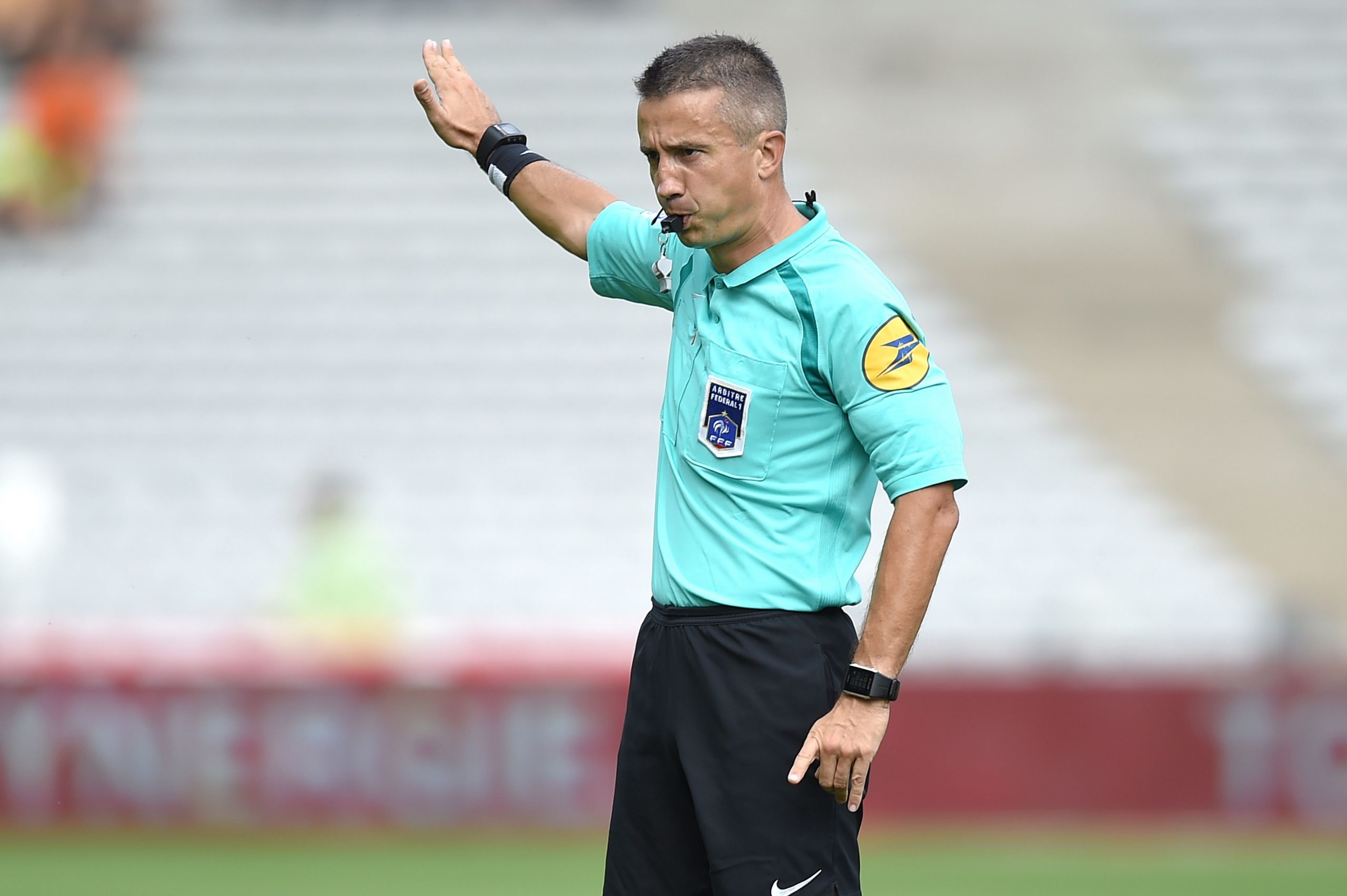 Ligue 1/Ligue 2 referee Jérôme Miguelgorry: "We all have a WhatsApp ...