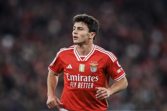 Official | PSG sign João Neves from Benfica on 5-year contract - Get ...