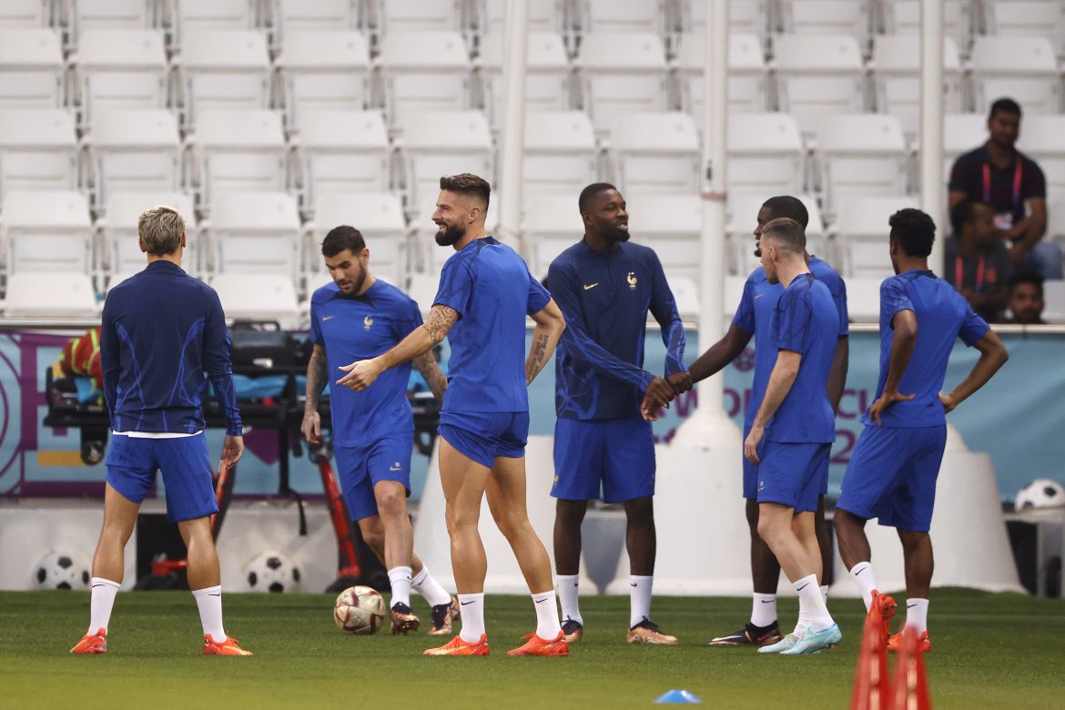 All 24 squad members in France training tonight - Get French Football News