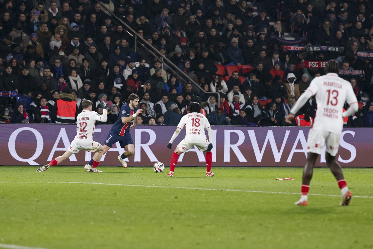 Lyon officially contest PSG's signing of Khvicha Kvaratskhelia - Get ...