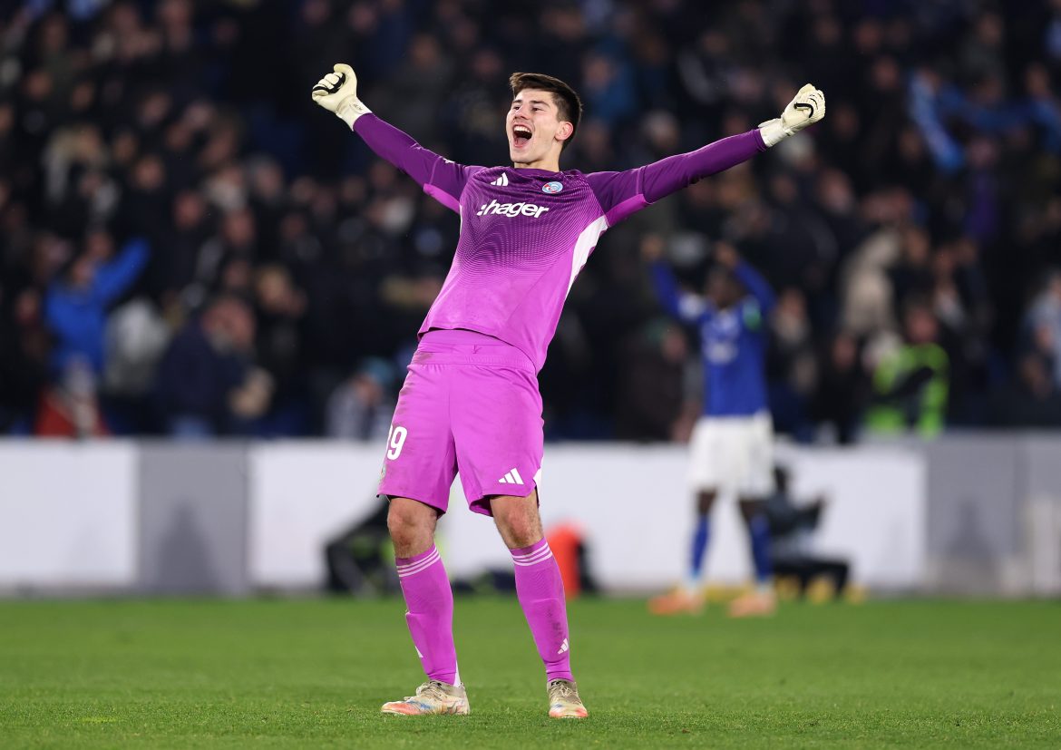 PROFILE | Mike Penders is Chelsea's long-term solution - Get French ...