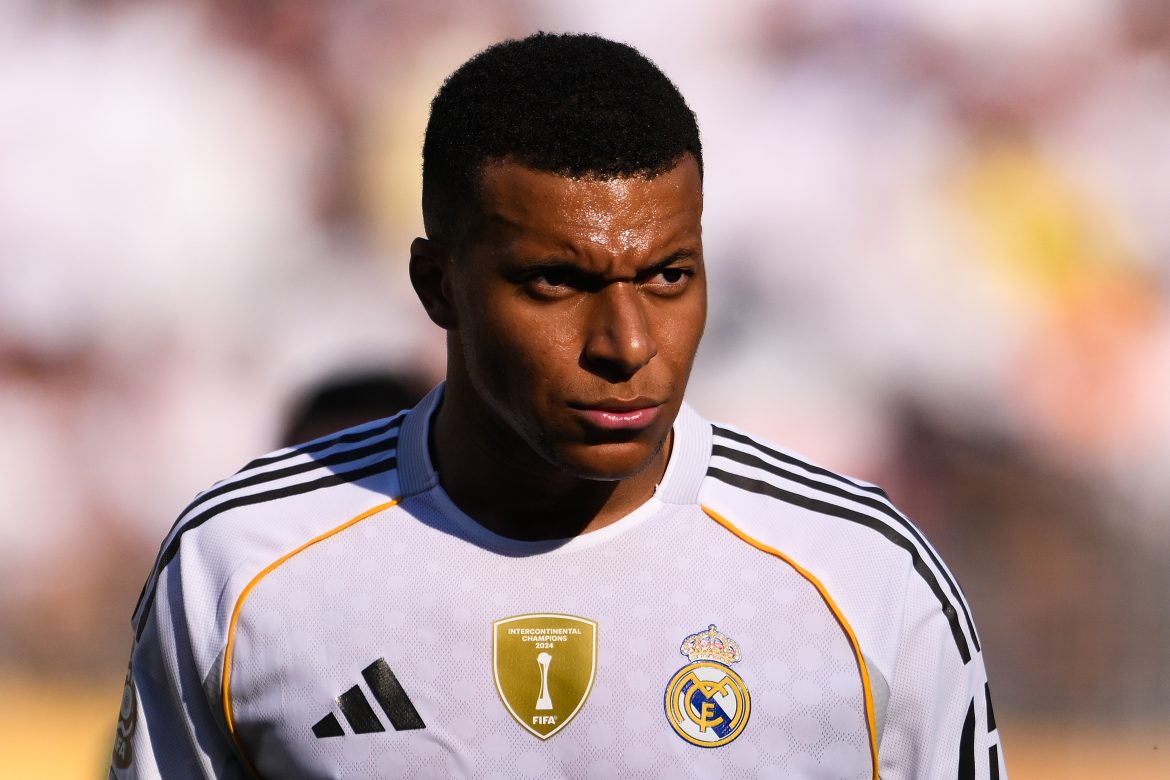 Kylian Mbappé lost six kilos as a result of food poisoning - Get French ...